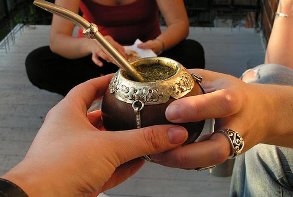 mates con amigos.jpg (1020×687) | Yerba mate, Comida de argentina ...